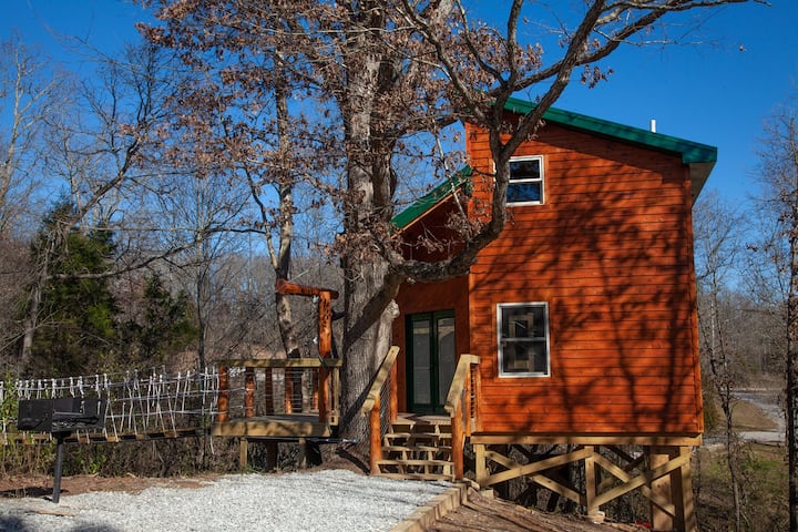 Treehouse Hot Tub Cabin-shawnee National Forest - Illinois