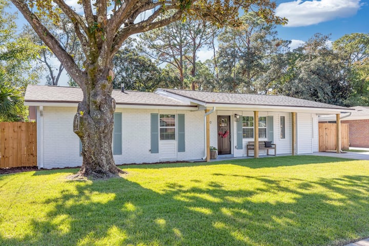 Updated 4-br Home. 7 Mins From Beach. Huge Bckyd - Fort Walton Beach