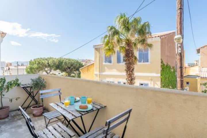 Charmant T2 Avec Balcon à 50m De La Mer Malmousque - Calanques de Marseille