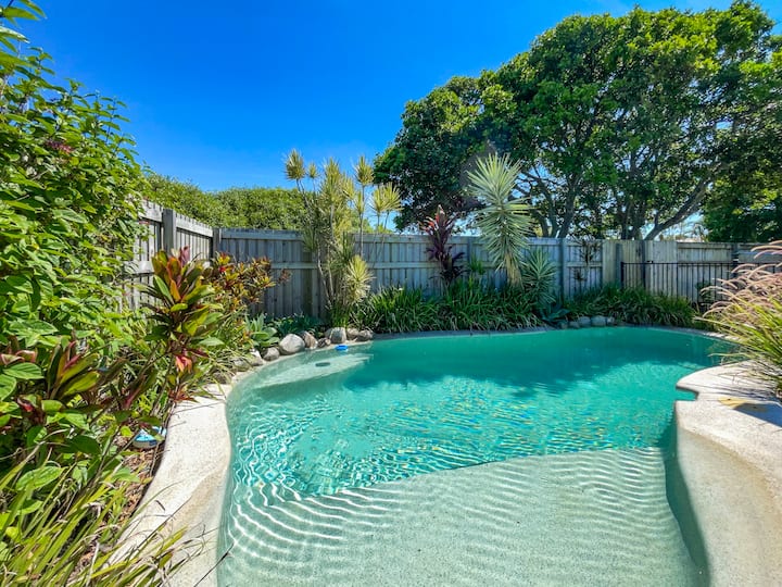 Bokarina Beach House - Family & Pet Friendly - Sunshine Coast