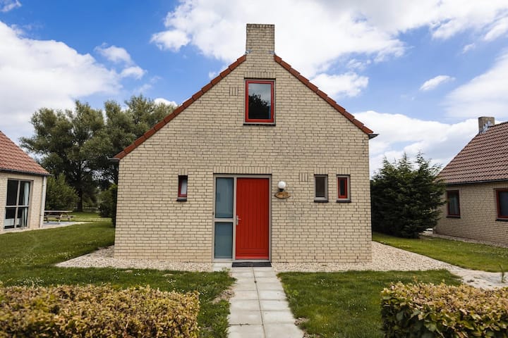 6 - Persons Lakeside Bungalow - Nijmegen