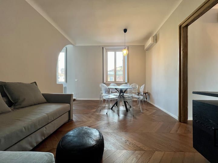 Big Historical Colonne - Milão