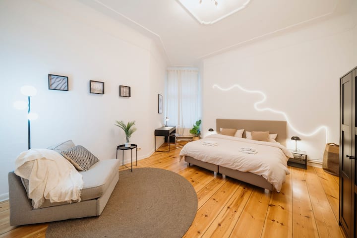Luxurious | Spacious | Near Victory Column | River - Berlin