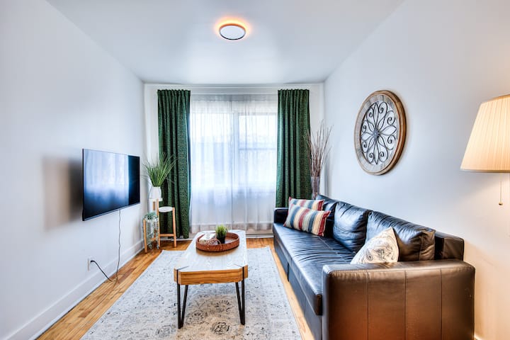Beautiful 1 Bedroom In Saint-laurent - Laval, Canadá