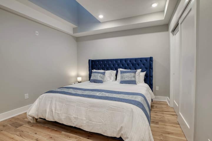 One Sky Loft | 2 Bedroom Suite, King Beds - Philadelphia, PA