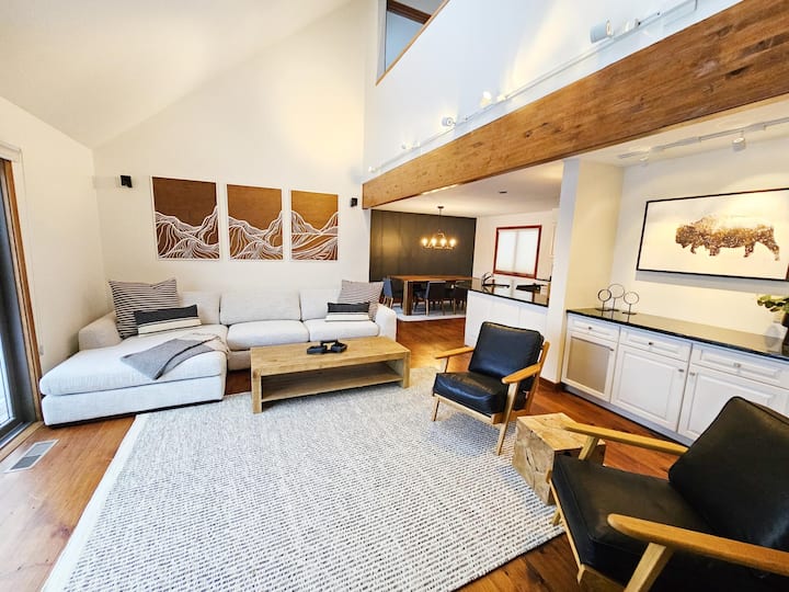 Stowe Comfort: Centrally Located Upscale 2br Condo - ストー, VT