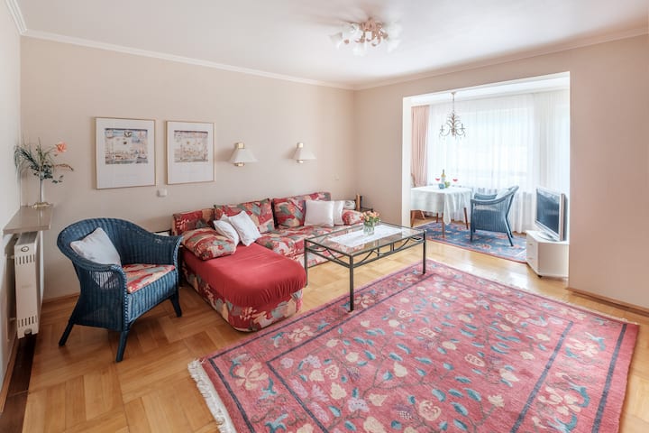 Romantisch In Die Berge Blicken - Bolsterlang