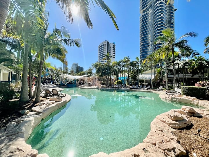Diamond Beach Resort Family Apartment 101! - Broadbeach