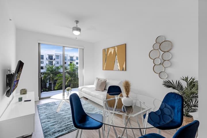 Sleek Doral Retreat 1 Bed Oasis W/ Free Parking - Doral, FL