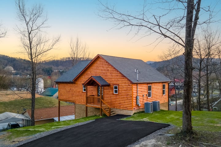 Parkway Paradise - Pigeon Forge, TN