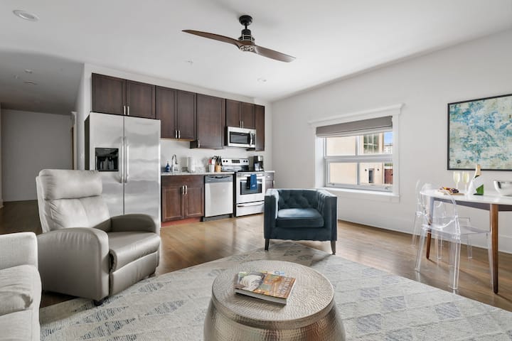 In The Heart Of King Street | Gullah Suite - Charleston, SC