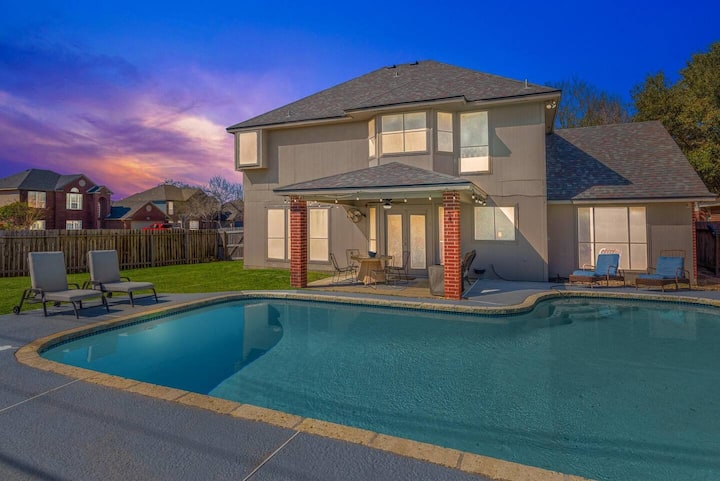 4bdr+privatepool+game Room+bbq+firepit+fits12 - Corpus Christi, TX