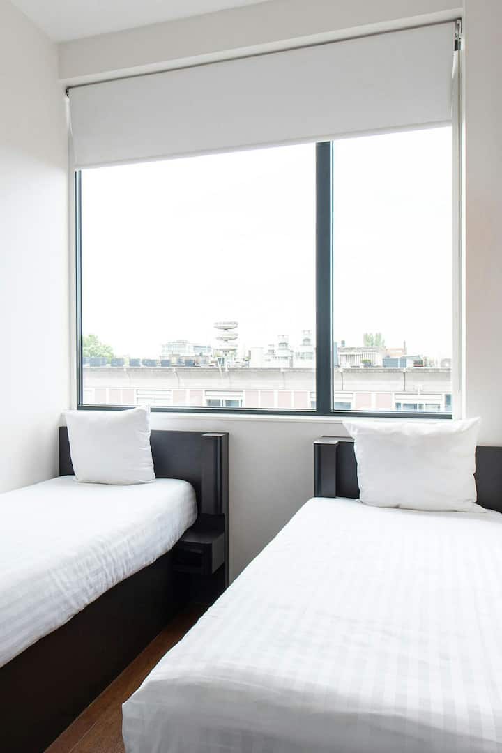 Twin Beds, Ac, En Suite Bath & Freebie Wifi - Amsterdam