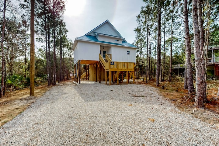 2br Peaceful Hideaway - Balcony & Modern Interior - Dauphin Island, AL