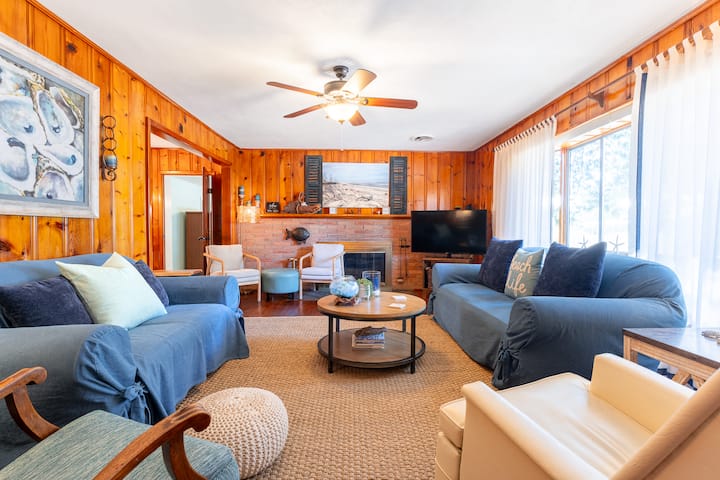 East Beach, Screened Porch, Walk To Beach! - Brunswick, GA