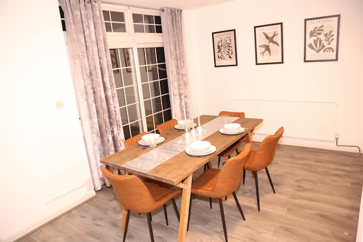 Star London Golders Rise 4-bed Oasis With Garden - London