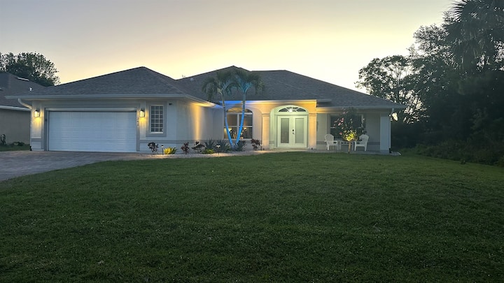 Coastal Home, Heated Spa, Safe, Quiet Neighborhood - Sebastian
