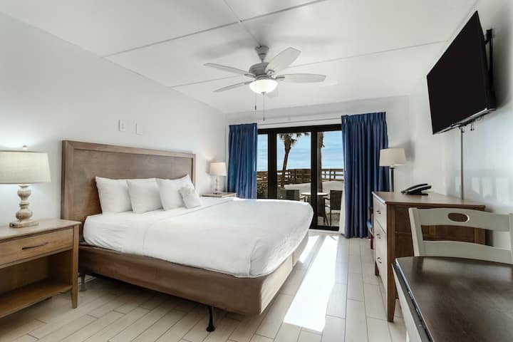 Oceanfront King Bed 1st Floor Amazing Views - Pawleys Island, SC