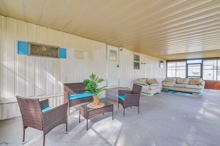 5 Mi To Golf: Charming Hernando Home W/ Deck - Beverly Hills