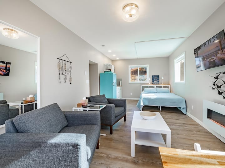 Creekside Studio- Right Across From The Beach. - Birch Bay, WA
