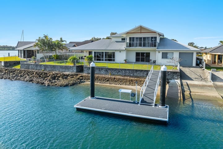 Jeffery River Retreat | Best Sunsets In Yamba - Yamba