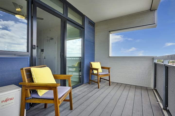 Chic Coburg Haven Modern 1 Bed Apartment - Melbourne