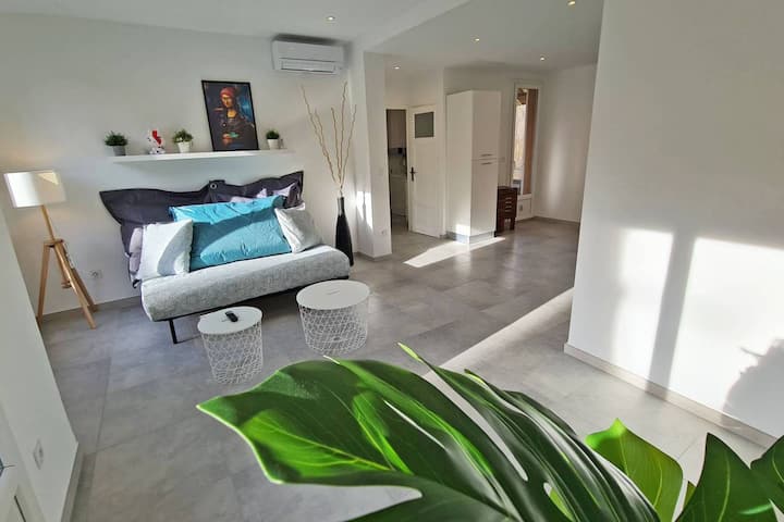 Maxbnb - Appart 1 Chambre 50m² - Balcon - Clim - Toulon