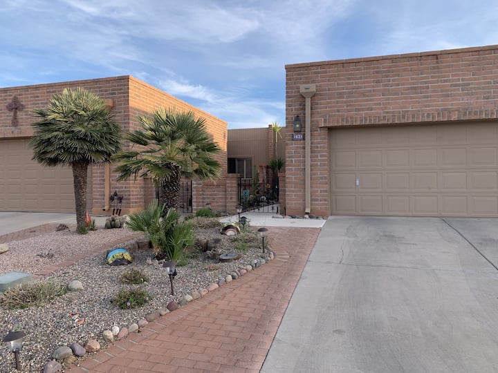 Garden Home With Mountain & Desert Views - Green Valley, AZ