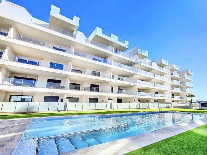 Apartment With Large Balcony And Pool Views - Los Alcázares