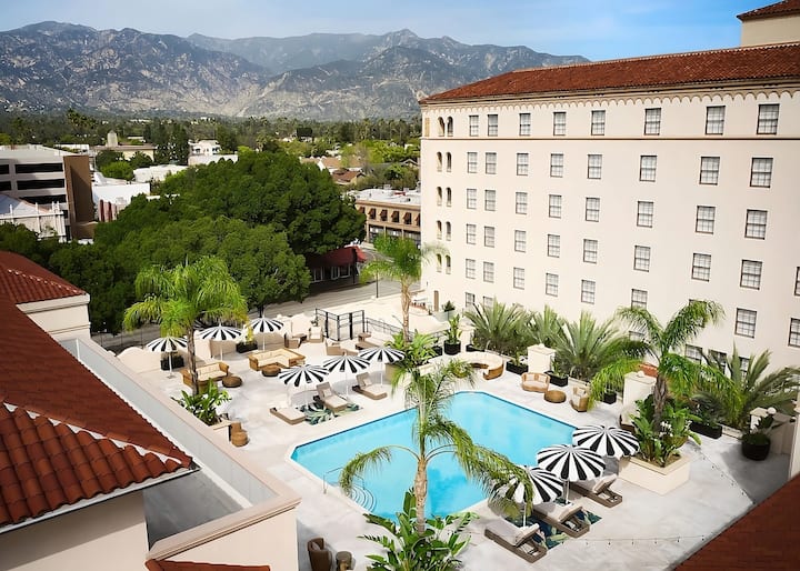 3 Modern Units, Onsite Pool, Pets Are Welcome! - Pasadena, CA