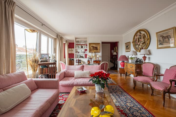 A Study In Pink By Veeve - Boulogne-Billancourt