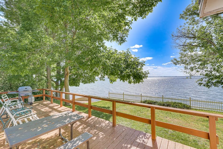 Waterfront Family Cottage On Lake Champlain - St. Albans