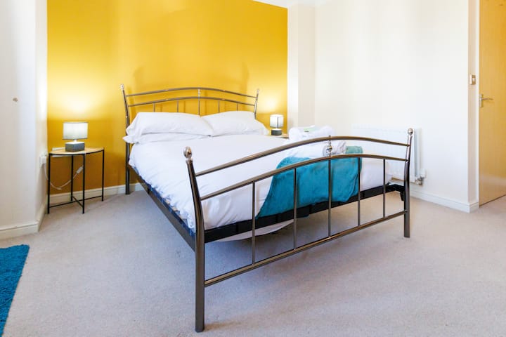 Spacious Cambridge Home: 4 Beds, Garden, Wi-fi &Am - Cambridge