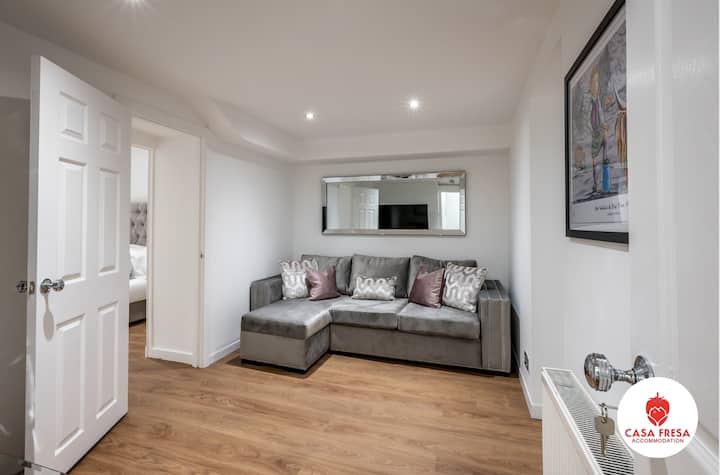 Suite-de Luxe-salle De Bain Et Douche-vue Sur Jard - Dundee