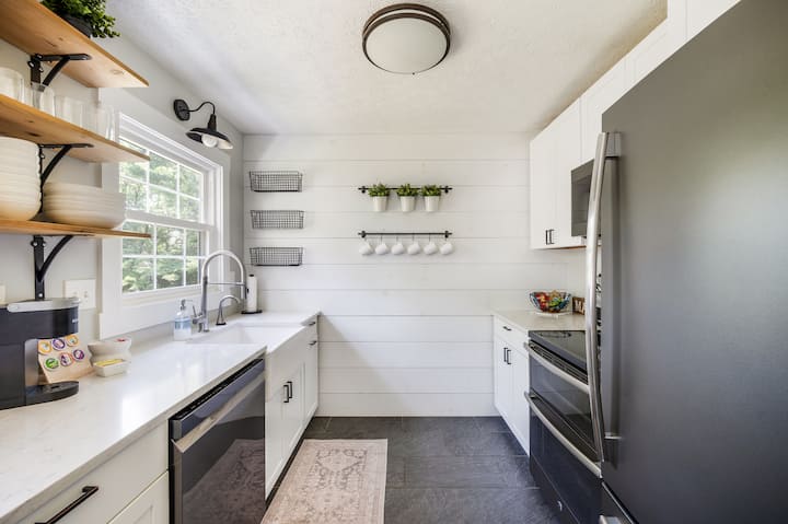 Charming 5br | Near Lu By Saydrajanes Properties - Lynchburg, VA