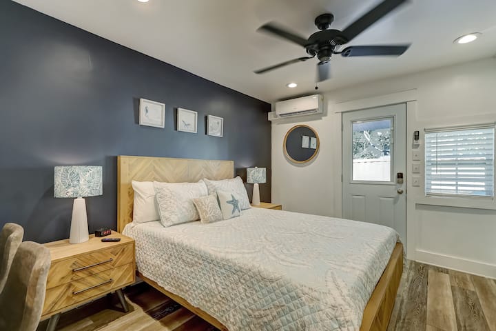 Spacious & Comfortable Jacksonville Beach House - Jacksonville Beach, FL