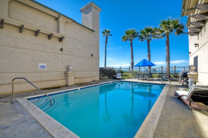 Oceanfront | Luxury Remodel | Pool | Walk 2 Dining - Encinitas, CA