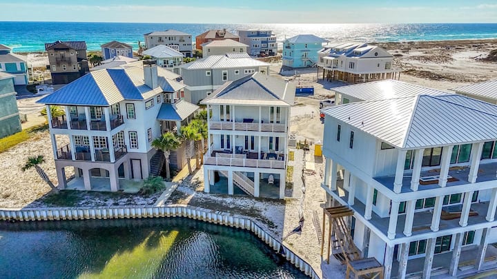 Sailmaker Cove Waterfront Home 4 Bed/3 Bath - Navarre Beach, FL