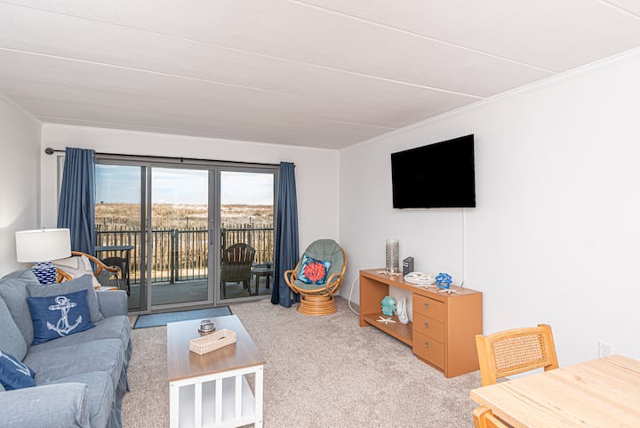 Direct Beachfront Retreat! - Ocean City, MD