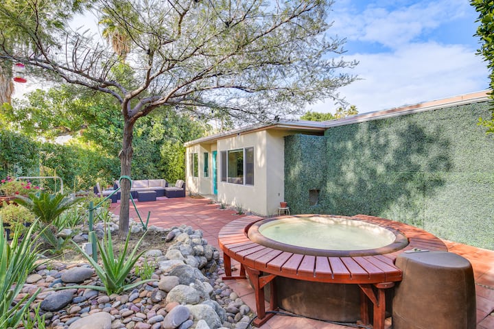 Palm Springs Studio W/ Outdoor Oasis & Hot Tub! - Palm Springs