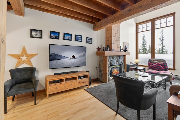 The White Room | Priv. Hot Tub & Ski In/ski Out - Big White Ski Resort, BC