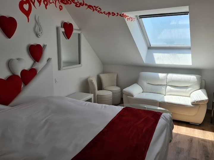 Chambre Nuptiale Avec Baignoire Jacuzzi Personnes - Salers