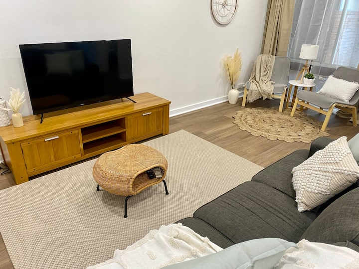 Warm, Clean And Inviting 3 Bed House In Craigie - Joondalup