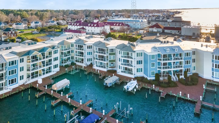 Sunset Bay Villa 221 | Views + Pool + Balcony - Chincoteague, VA