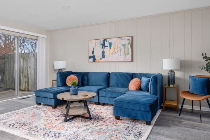 Alder + Oak | Fenced Patio | Heath | Buckeye Lake - Granville, OH