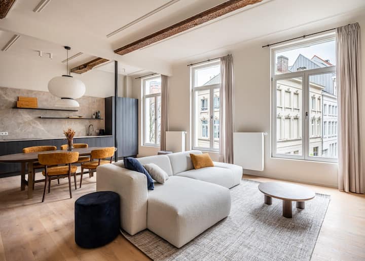 Huswell - Posh Apartment With City View - Ghent (Belgium)