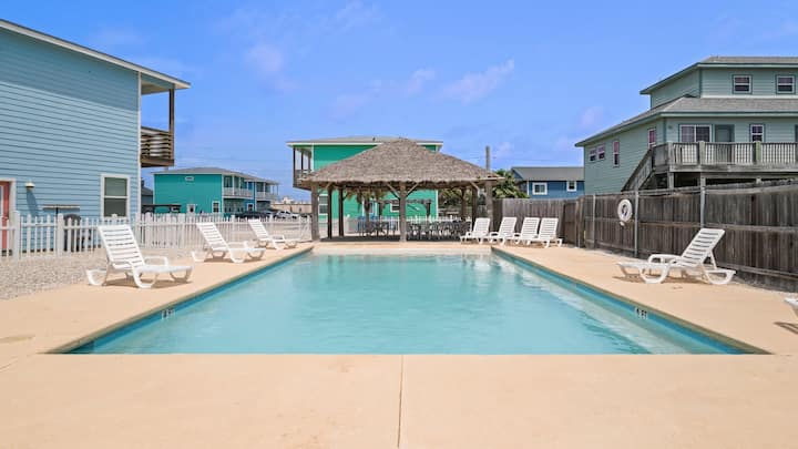 Pool, Near Beach & 4br Family Home - Just Wanna Ha - Port Aransas, TX