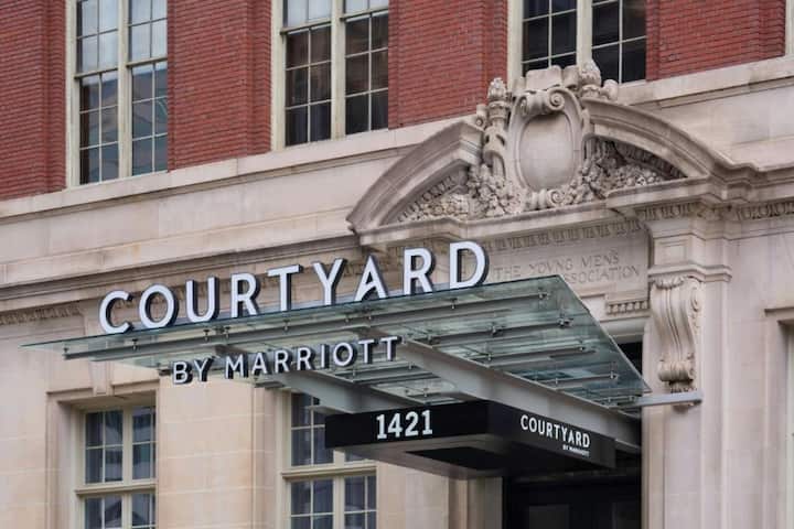 Across From City Hall + On Site Dining & Bar - Philadelphia, PA