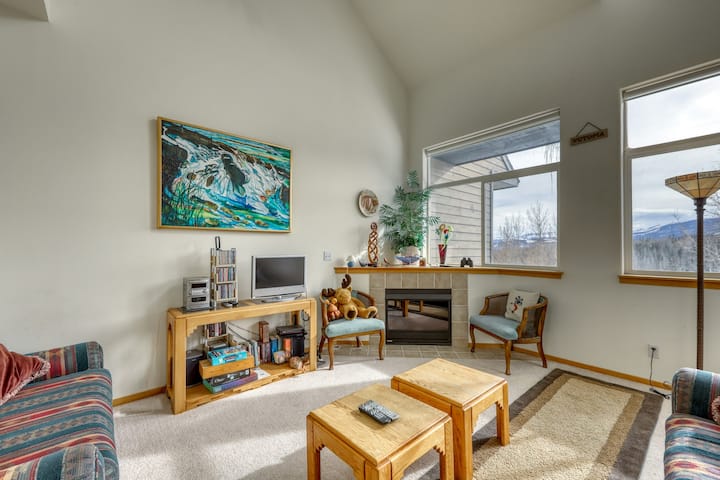 Inviting 2br Mountainview | Fireplace - Silverthorne, CO