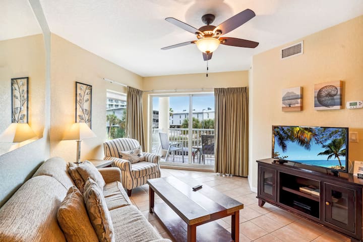 Sunset Vistas 207s - Accessible, Great Amenities! - Treasure Island, FL